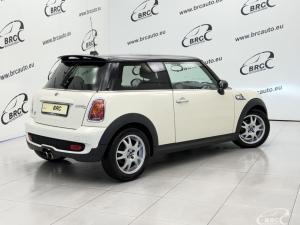 MINI Cooper 2009 in Vilnius, with an engine capacity of 1.60 L and mileage of 187 thousand km for 3290 €, photo 3 on AUTOMOTO.COM.LV