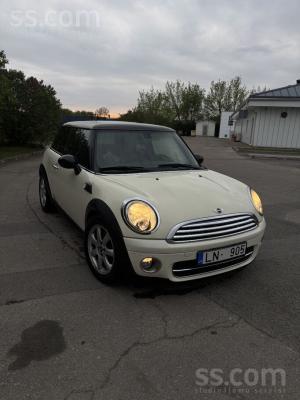 MINI Cooper 2009 in Riga, with an engine capacity of 1.60 L and mileage of 142 thousand km for 3500 €, photo 3 on AUTOMOTO.COM.LV