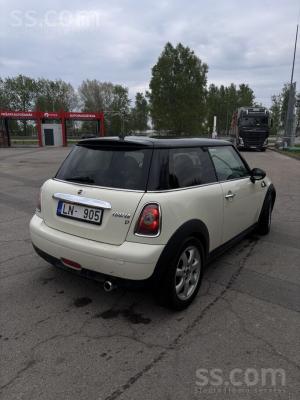 MINI Cooper 2009 in Riga, with an engine capacity of 1.60 L and mileage of 142 thousand km for 3500 €, photo 4 on AUTOMOTO.COM.LV