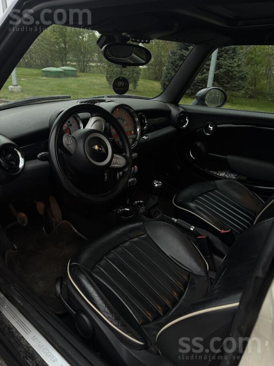 MINI Cooper 2009 in Riga, with an engine capacity of 1.60 L and mileage of 142 thousand km for 3500 €, photo 7 on AUTOMOTO.COM.LV