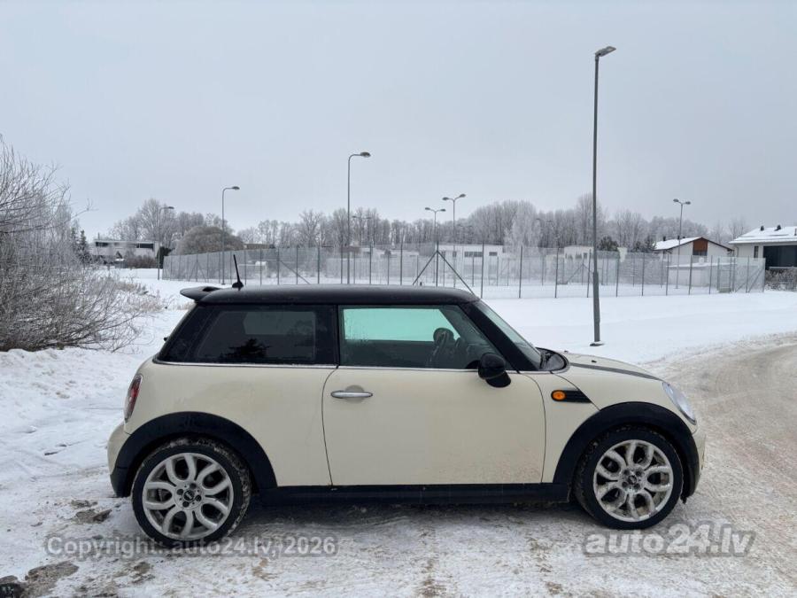 White MINI cooper-d 2007 in Tallinn, with an engine capacity of 1.60 L and mileage of 298 thousand km for 2880 €, photo 3 on AUTOMOTO.COM.LV