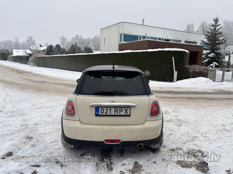 White MINI cooper-d 2007 in Tallinn, with an engine capacity of 1.60 L and mileage of 298 thousand km for 2880 €, photo 5 on AUTOMOTO.COM.LV