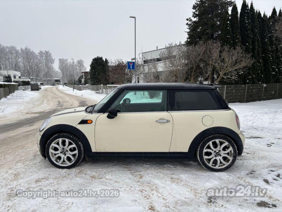 White MINI cooper-d 2007 in Tallinn, with an engine capacity of 1.60 L and mileage of 298 thousand km for 2880 €, photo 7 on AUTOMOTO.COM.LV
