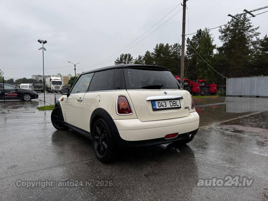 Balts MINI cooper-d 2008 Tallina, ar dzinēja tilpumu 1.60 L un nobraukumu 267 tūkst. km par 3490 €, foto 4 vietnē AUTOMOTO.COM.LV
