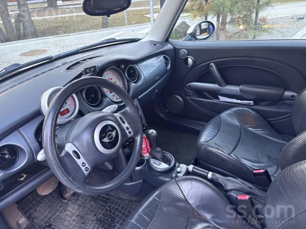Zaļš MINI Cooper 2002 Rīga, ar dzinēja tilpumu 1.60 L un nobraukumu 145 tūkst. km par 1300 €, foto 4 vietnē AUTOMOTO.COM.LV