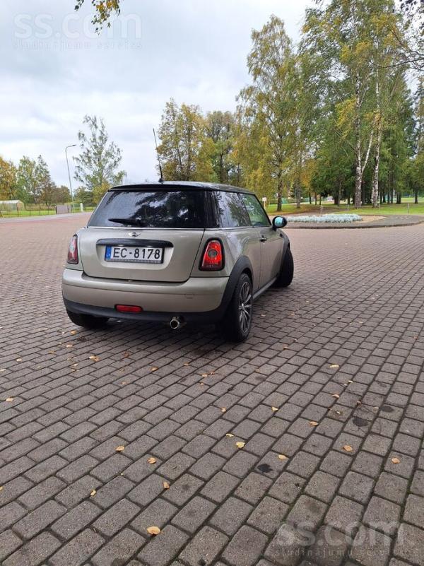Zaļš MINI Cooper 2007 Gulbene, ar dzinēja tilpumu 1.60 L un nobraukumu 269 tūkst. km par 3100 €, foto 4 vietnē AUTOMOTO.COM.LV