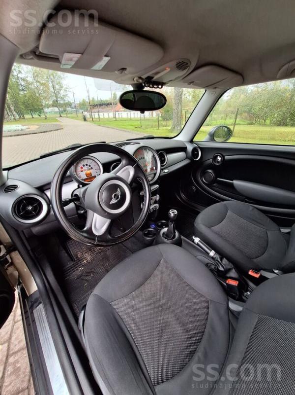 Zaļš MINI Cooper 2007 Gulbene, ar dzinēja tilpumu 1.60 L un nobraukumu 269 tūkst. km par 3100 €, foto 5 vietnē AUTOMOTO.COM.LV