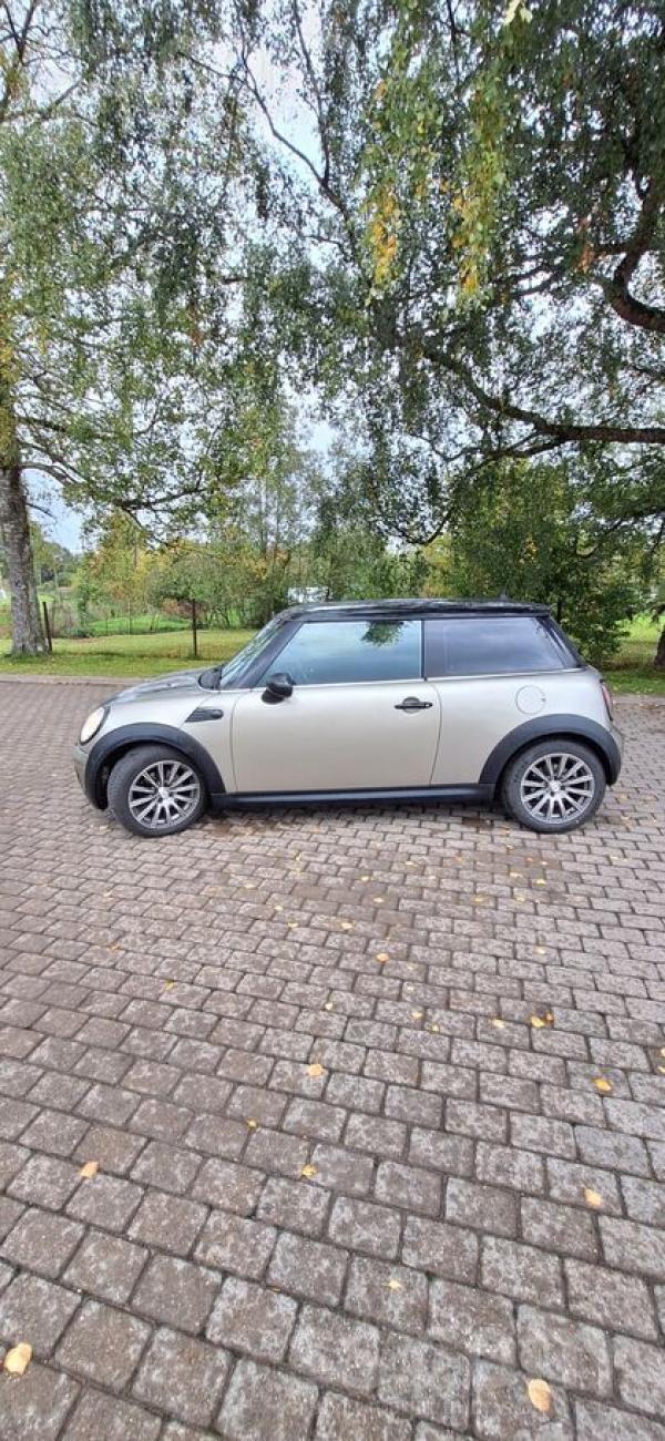 Zaļš MINI Cooper 2007 Gulbene, ar dzinēja tilpumu 1.60 L un nobraukumu 269 tūkst. km par 3100 €, foto 7 vietnē AUTOMOTO.COM.LV