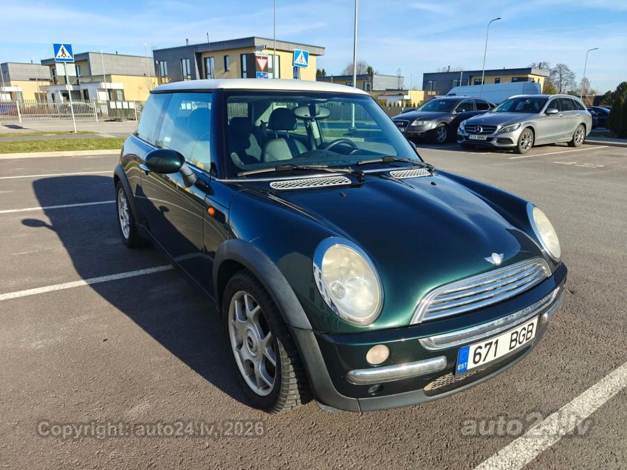Zaļš MINI Cooper 2001 Tallina, ar dzinēja tilpumu 1.60 L un nobraukumu 69 tūkst. km par 2099 €, foto 1 vietnē AUTOMOTO.COM.LV