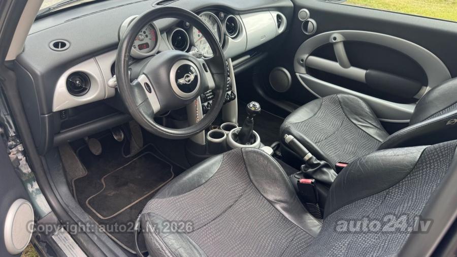 Zaļš MINI Cooper 2002 Tallina, ar dzinēja tilpumu 1.60 L un nobraukumu 235 tūkst. km par 2500 €, foto 8 vietnē AUTOMOTO.COM.LV