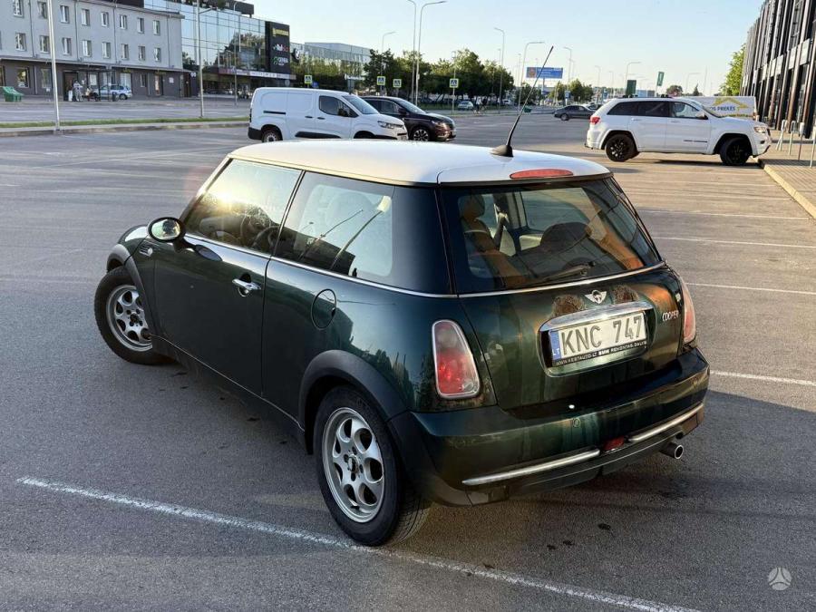 Green MINI Cooper 2005 in Kaunas, with an engine capacity of 1.60 L and mileage of 143 thousand km for 1100 €, photo 5 on AUTOMOTO.COM.LV