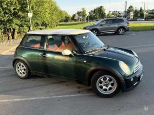 Green MINI Cooper 2005 in Kaunas, with an engine capacity of 1.60 L and mileage of 143 thousand km for 1100 €, photo 7 on AUTOMOTO.COM.LV