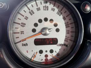 Green MINI Cooper 2005 in Kaunas, with an engine capacity of 1.60 L and mileage of 143 thousand km for 1100 €, photo 8 on AUTOMOTO.COM.LV