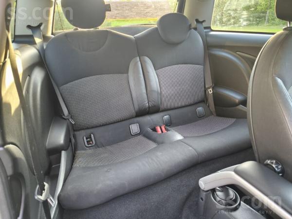 Zaļš MINI Cooper 2008 Jelgava, ar dzinēja tilpumu 1.60 L un nobraukumu 299 tūkst. km par 2500 €, foto 6 vietnē AUTOMOTO.COM.LV