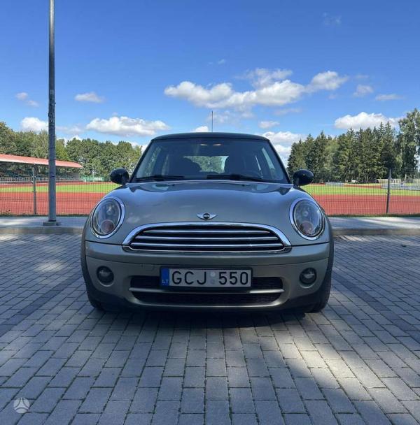 Green MINI Cooper 2008 in Birzai, with an engine capacity of 1.56 L and mileage of 239 thousand km for 3200 €, photo 2 on AUTOMOTO.COM.LV
