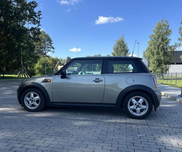 Green MINI Cooper 2008 in Birzai, with an engine capacity of 1.56 L and mileage of 239 thousand km for 3200 €, photo 9 on AUTOMOTO.COM.LV