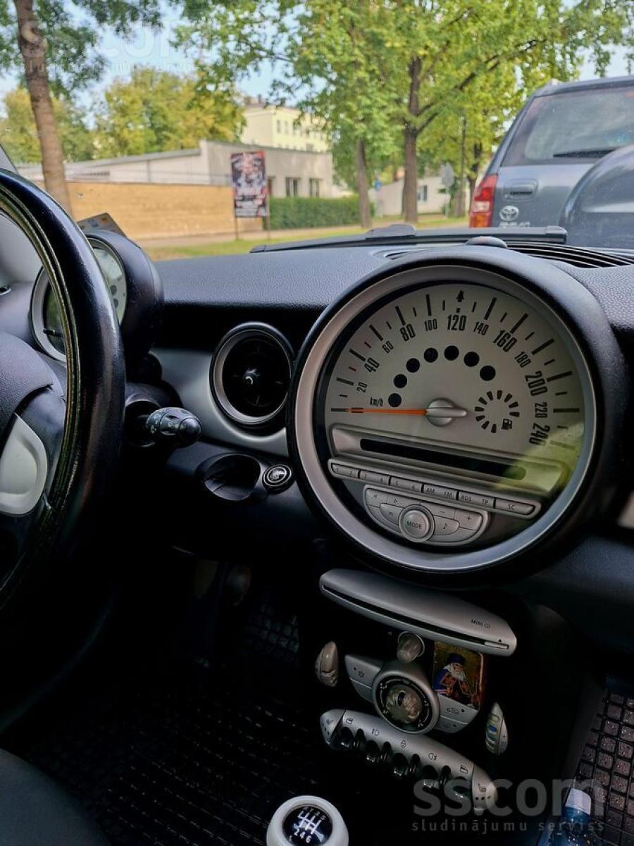 Green MINI Cooper 2008 in Daugavpils, with an engine capacity of 1.60 L and mileage of 305 thousand km for 3300 €, photo 3 on AUTOMOTO.COM.LV