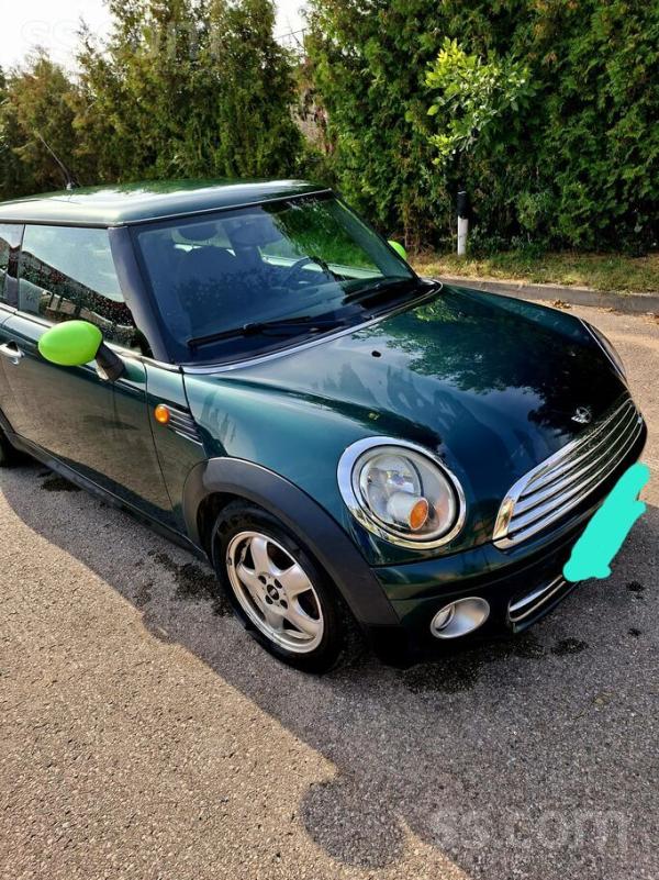 Green MINI Cooper 2008 in Daugavpils, with an engine capacity of 1.60 L and mileage of 305 thousand km for 3300 €, photo 3 on AUTOMOTO.COM.LV