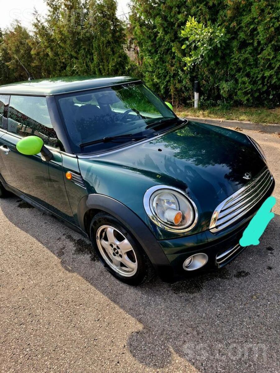 Green MINI Cooper 2008 in Daugavpils, with an engine capacity of 1.60 L and mileage of 305 thousand km for 3300 €, photo 4 on AUTOMOTO.COM.LV