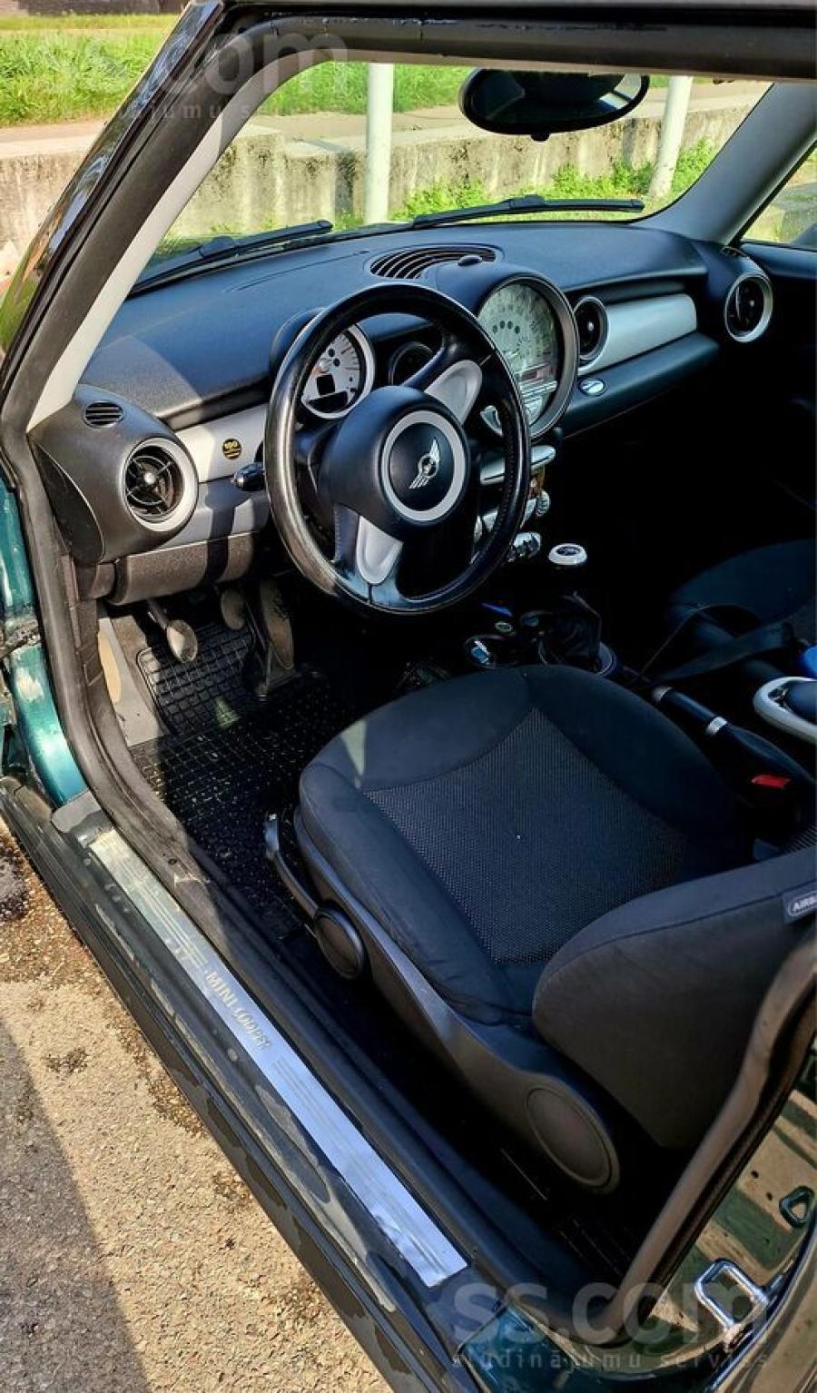 Green MINI Cooper 2008 in Daugavpils, with an engine capacity of 1.60 L and mileage of 305 thousand km for 3300 €, photo 6 on AUTOMOTO.COM.LV