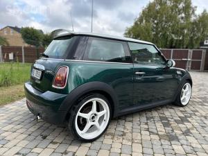Zaļš MINI Cooper 2008 Liepāja, ar dzinēja tilpumu 1.60 L un nobraukumu 178 tūkst. km par 2950 €, foto 6 vietnē AUTOMOTO.COM.LV