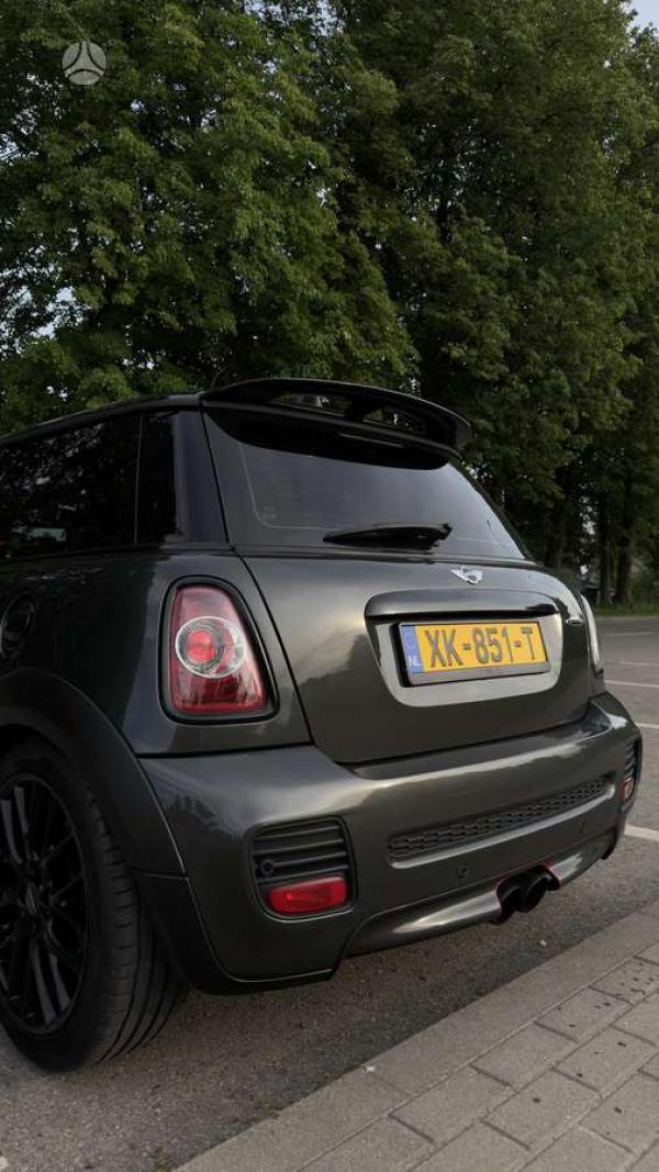 Green MINI Cooper 2011 in Sirvintos, with an engine capacity of 1.60 L and mileage of 238 thousand km for 11000 €, photo 9 on AUTOMOTO.COM.LV