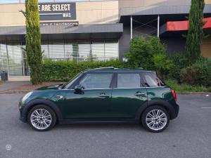 Green MINI Cooper 2017 in Kaunas, with an engine capacity of 1.50 L and mileage of 140 thousand km for 8800 €, photo 8 on AUTOMOTO.COM.LV