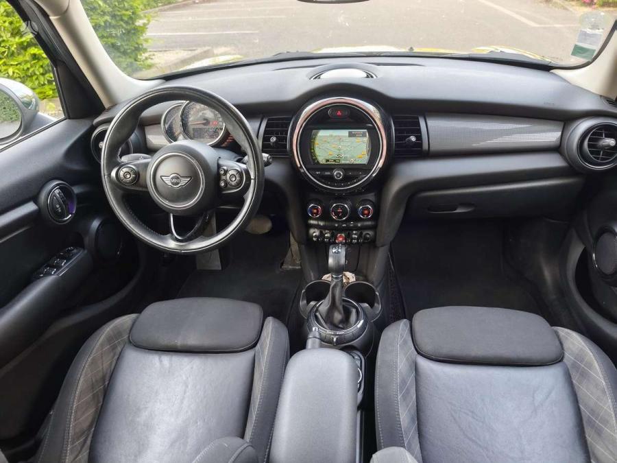 Green MINI Cooper 2017 in Kaunas, with an engine capacity of 1.50 L and mileage of 140 thousand km for 8800 €, photo 15 on AUTOMOTO.COM.LV