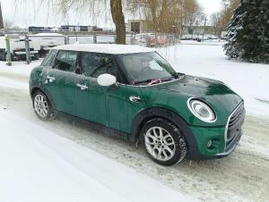 Green MINI Cooper 2020 in Marijampole, with an engine capacity of 1.50 L and mileage of 155 thousand km for 8000 €, photo 4 on AUTOMOTO.COM.LV