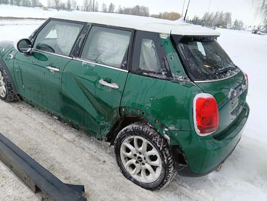 Green MINI Cooper 2020 in Marijampole, with an engine capacity of 1.50 L and mileage of 155 thousand km for 8000 €, photo 8 on AUTOMOTO.COM.LV