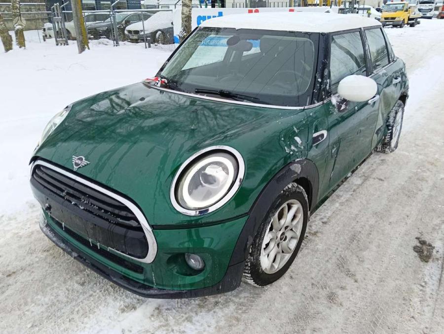 Green MINI Cooper 2020 in Marijampole, with an engine capacity of 1.50 L and mileage of 155 thousand km for 8000 €, photo 14 on AUTOMOTO.COM.LV