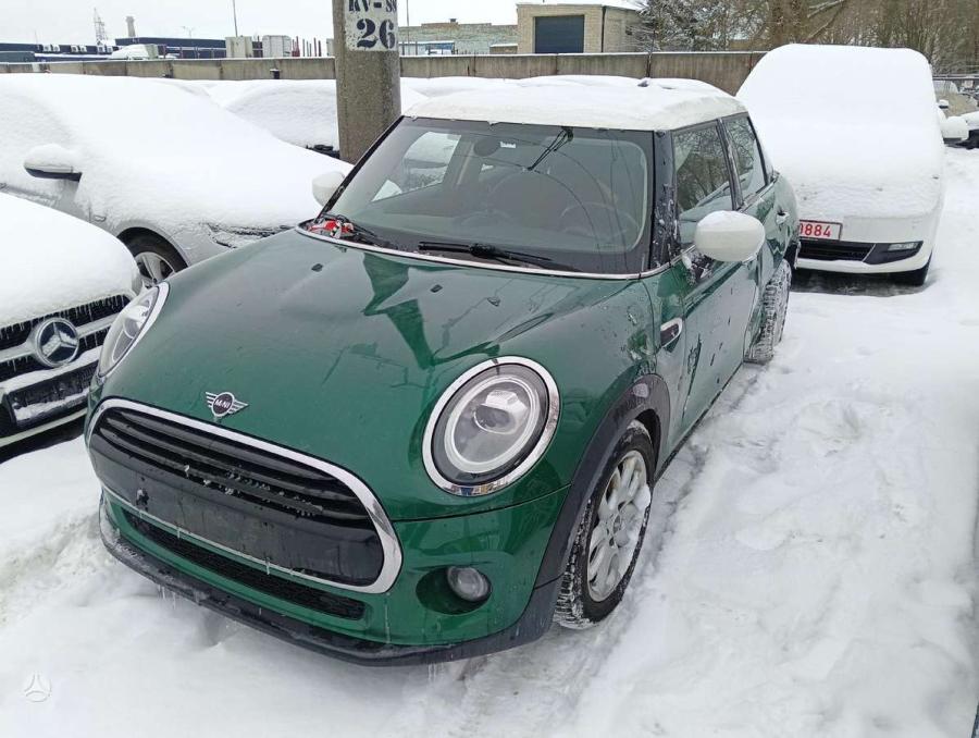 Green MINI Cooper 2020 in Marijampole, with an engine capacity of 1.50 L and mileage of 155 thousand km for 8000 €, photo 25 on AUTOMOTO.COM.LV