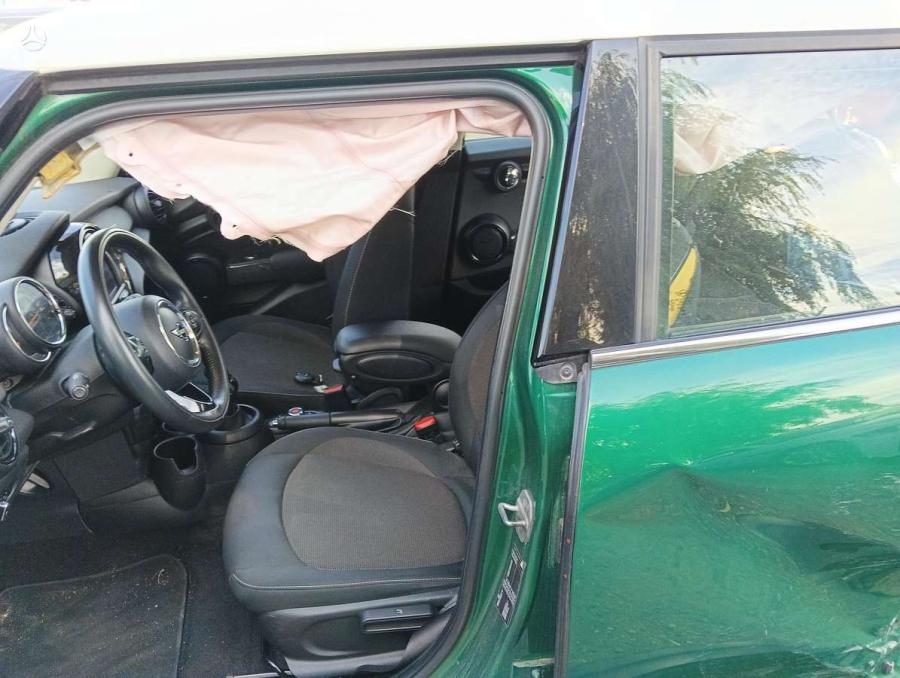 Green MINI Cooper 2020 in Marijampole, with an engine capacity of 1.50 L and mileage of 155 thousand km for 7000 €, photo 13 on AUTOMOTO.COM.LV