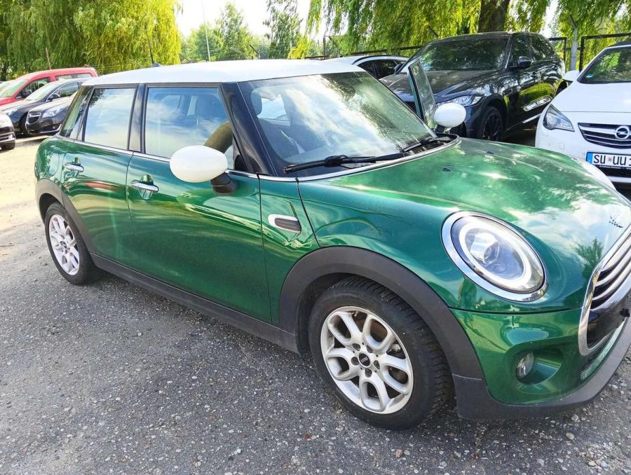 Green MINI Cooper 2020 in Marijampole, with an engine capacity of 1.50 L and mileage of 155 thousand km for 7000 €, photo 16 on AUTOMOTO.COM.LV