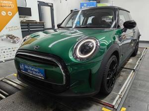 Zaļš MINI Cooper 2023 Kauņa, ar dzinēja tilpumu 1.50 L un nobraukumu 12 tūkst. km par 24450 €, foto 1 vietnē AUTOMOTO.COM.LV