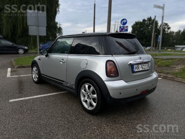 Pelēks MINI Cooper 2006 Rīga, ar dzinēja tilpumu 1.60 L un nobraukumu 145 tūkst. km par 2999 €, foto 4 vietnē AUTOMOTO.COM.LV