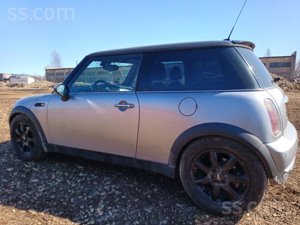 Grey MINI Cooper 2007 in Valmiera, with an engine capacity of 1.60 L and mileage of 158 thousand km for 1900 €, photo 1 on AUTOMOTO.COM.LV