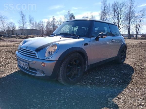 Grey MINI Cooper 2007 in Valmiera, with an engine capacity of 1.60 L and mileage of 158 thousand km for 1900 €, photo 2 on AUTOMOTO.COM.LV