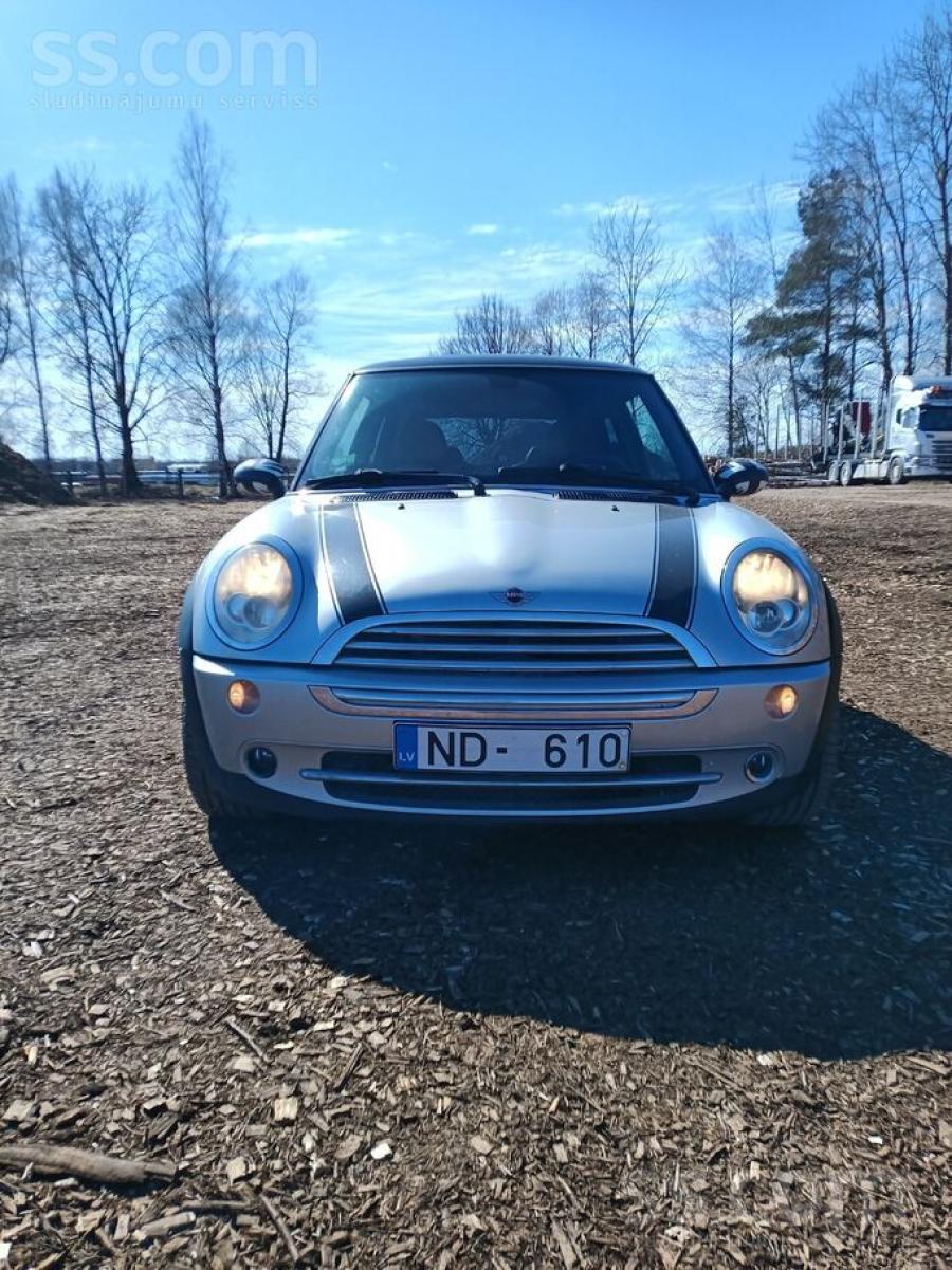 Grey MINI Cooper 2007 in Valmiera, with an engine capacity of 1.60 L and mileage of 158 thousand km for 1900 €, photo 4 on AUTOMOTO.COM.LV