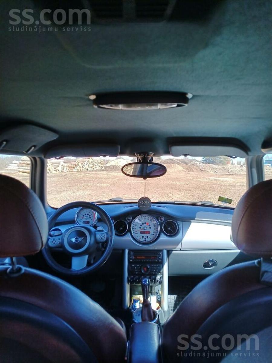 Grey MINI Cooper 2007 in Valmiera, with an engine capacity of 1.60 L and mileage of 158 thousand km for 1900 €, photo 8 on AUTOMOTO.COM.LV