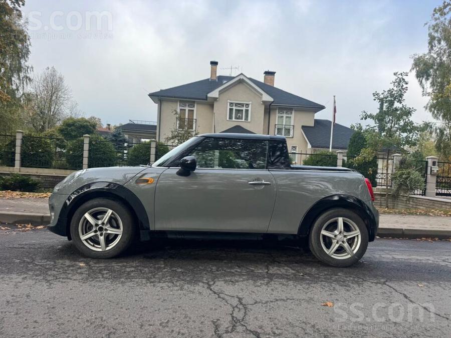 Grey MINI Cooper 2018 in Riga, with an engine capacity of 1.50 L and mileage of 200 thousand km for 4977 €, photo 1 on AUTOMOTO.COM.LV