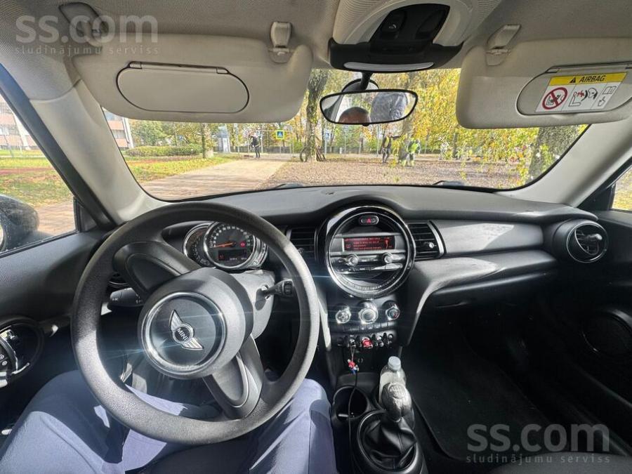 Grey MINI Cooper 2018 in Riga, with an engine capacity of 1.50 L and mileage of 200 thousand km for 4977 €, photo 3 on AUTOMOTO.COM.LV