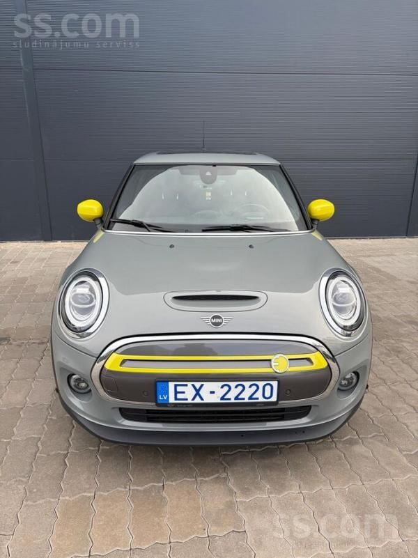 Grey MINI Cooper 2020 in Riga, with an engine capacity of 1.60 L and mileage of 65 thousand km for 17500 €, photo 3 on AUTOMOTO.COM.LV