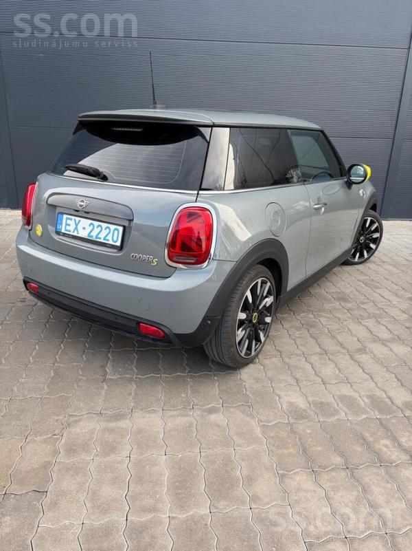 Grey MINI Cooper 2020 in Riga, with an engine capacity of 1.60 L and mileage of 65 thousand km for 17500 €, photo 8 on AUTOMOTO.COM.LV