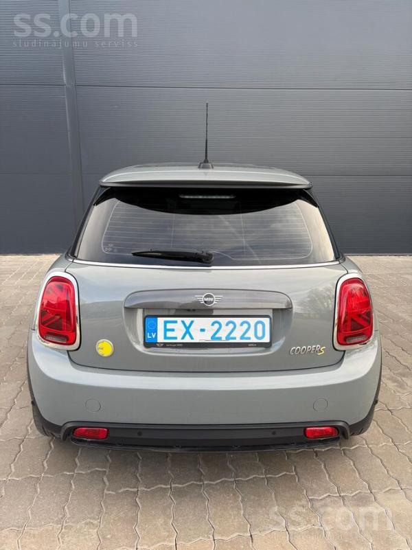 Grey MINI Cooper 2020 in Riga, with an engine capacity of 1.60 L and mileage of 65 thousand km for 17500 €, photo 9 on AUTOMOTO.COM.LV