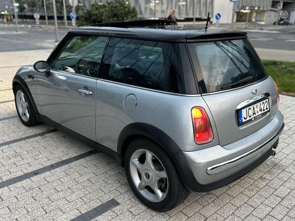 Grey MINI Cooper 2001 in Vilnius, with an engine capacity of 1.60 L and mileage of 206 thousand km for 1499 €, photo 5 on AUTOMOTO.COM.LV