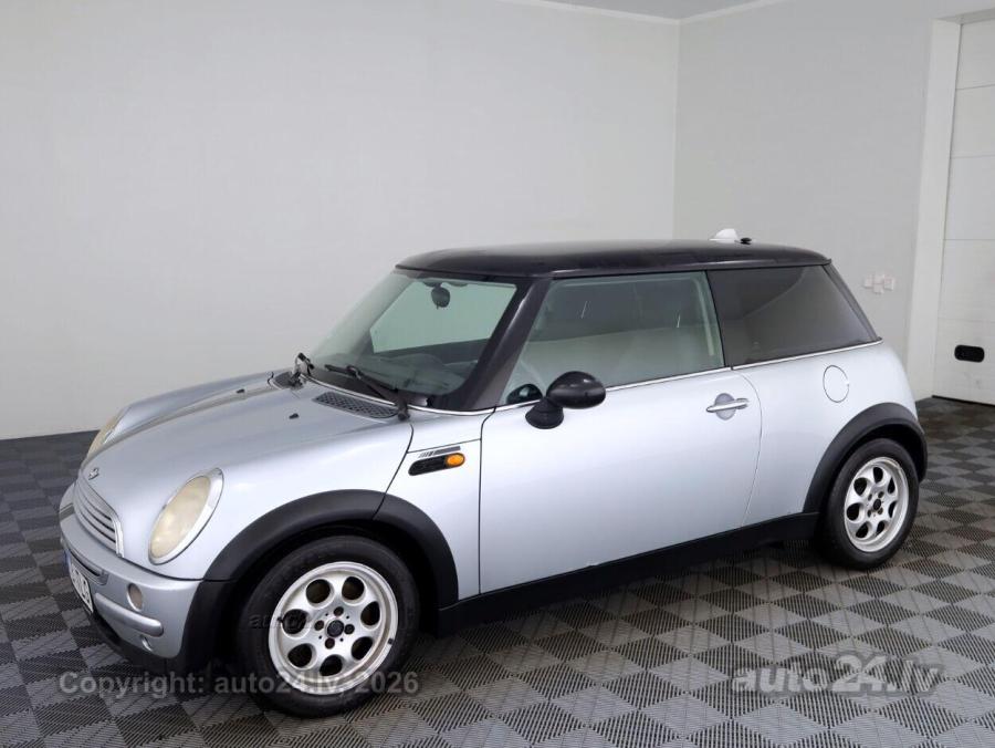 Pelēks MINI Cooper 2002 Tallina, ar dzinēja tilpumu 1.60 L un nobraukumu 215 tūkst. km par 699 €, foto 2 vietnē AUTOMOTO.COM.LV