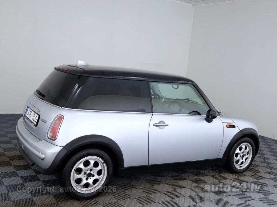 Pelēks MINI Cooper 2002 Tallina, ar dzinēja tilpumu 1.60 L un nobraukumu 215 tūkst. km par 699 €, foto 3 vietnē AUTOMOTO.COM.LV