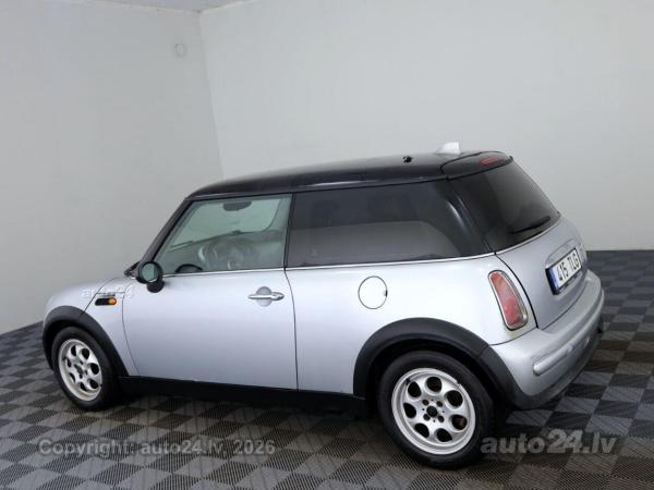 Grey MINI Cooper 2002 in Tallinn, with an engine capacity of 1.60 L and mileage of 215 thousand km for 699 €, photo 4 on AUTOMOTO.COM.LV