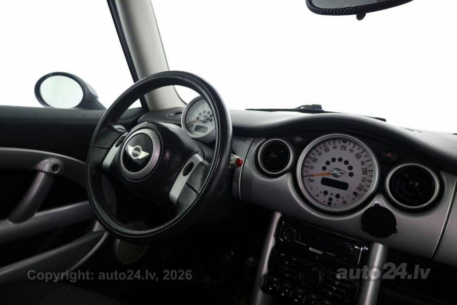 Pelēks MINI Cooper 2002 Tallina, ar dzinēja tilpumu 1.60 L un nobraukumu 215 tūkst. km par 699 €, foto 5 vietnē AUTOMOTO.COM.LV